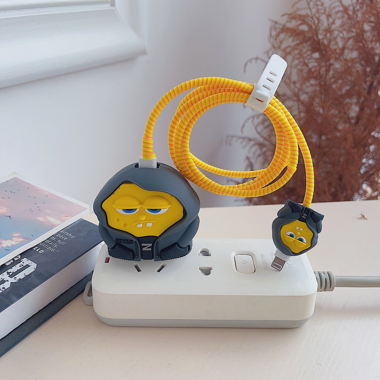 Iphone Charger Case Cover - Sponge Bob - 4 Piece Set (With Wire Protec ...
